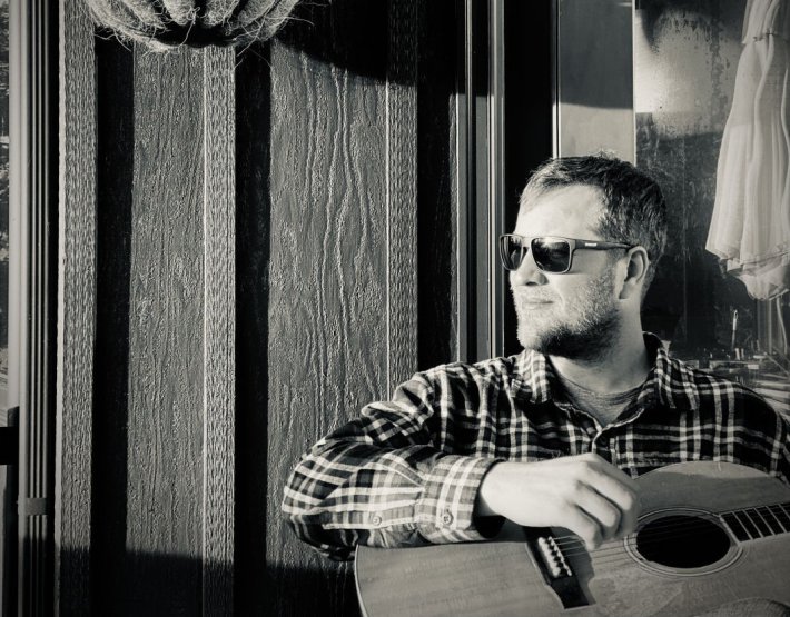 Kabir Green shares new single 'I See Gold' | Mystic Sons