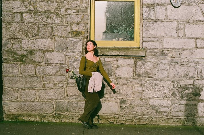Elle León Gallagher shares new single 'A Chara' | Mystic Sons